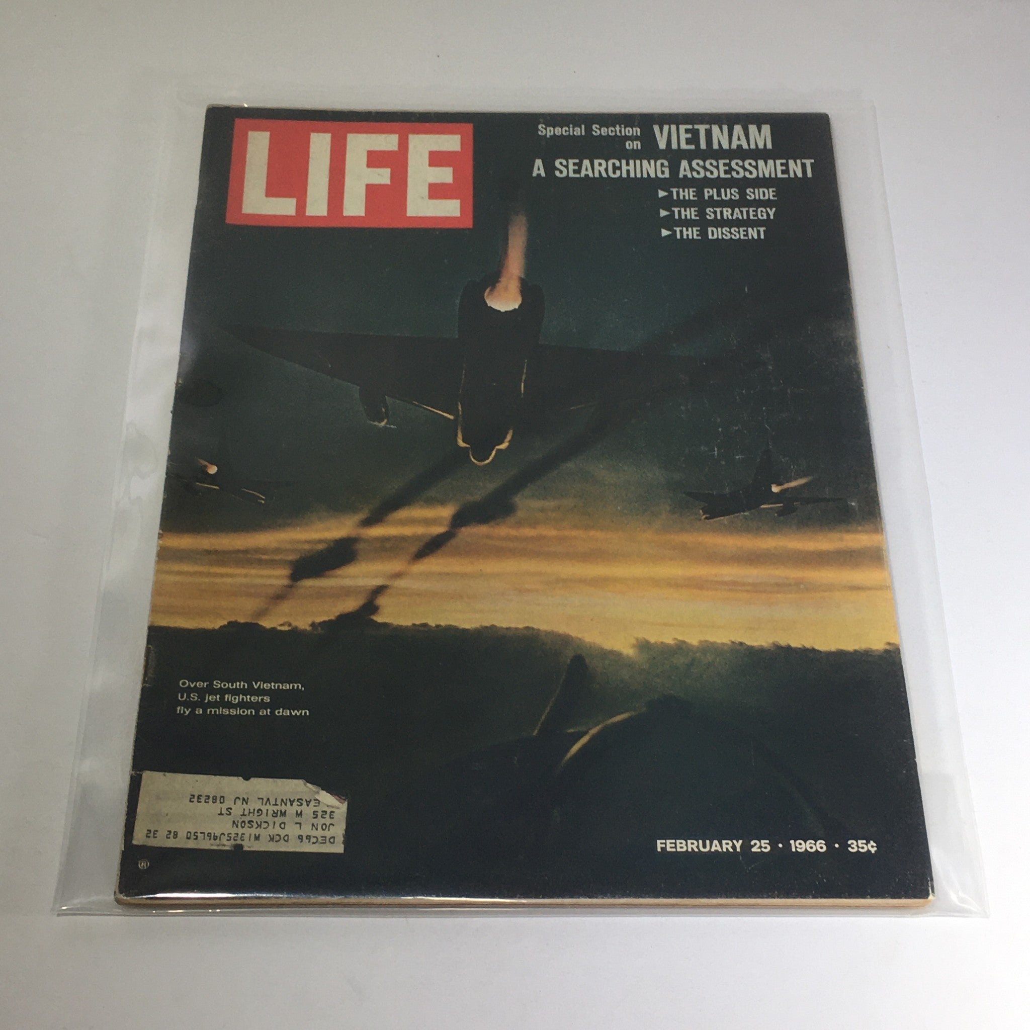 Life Magazine Feb 25 1966 Vietnam Vintage